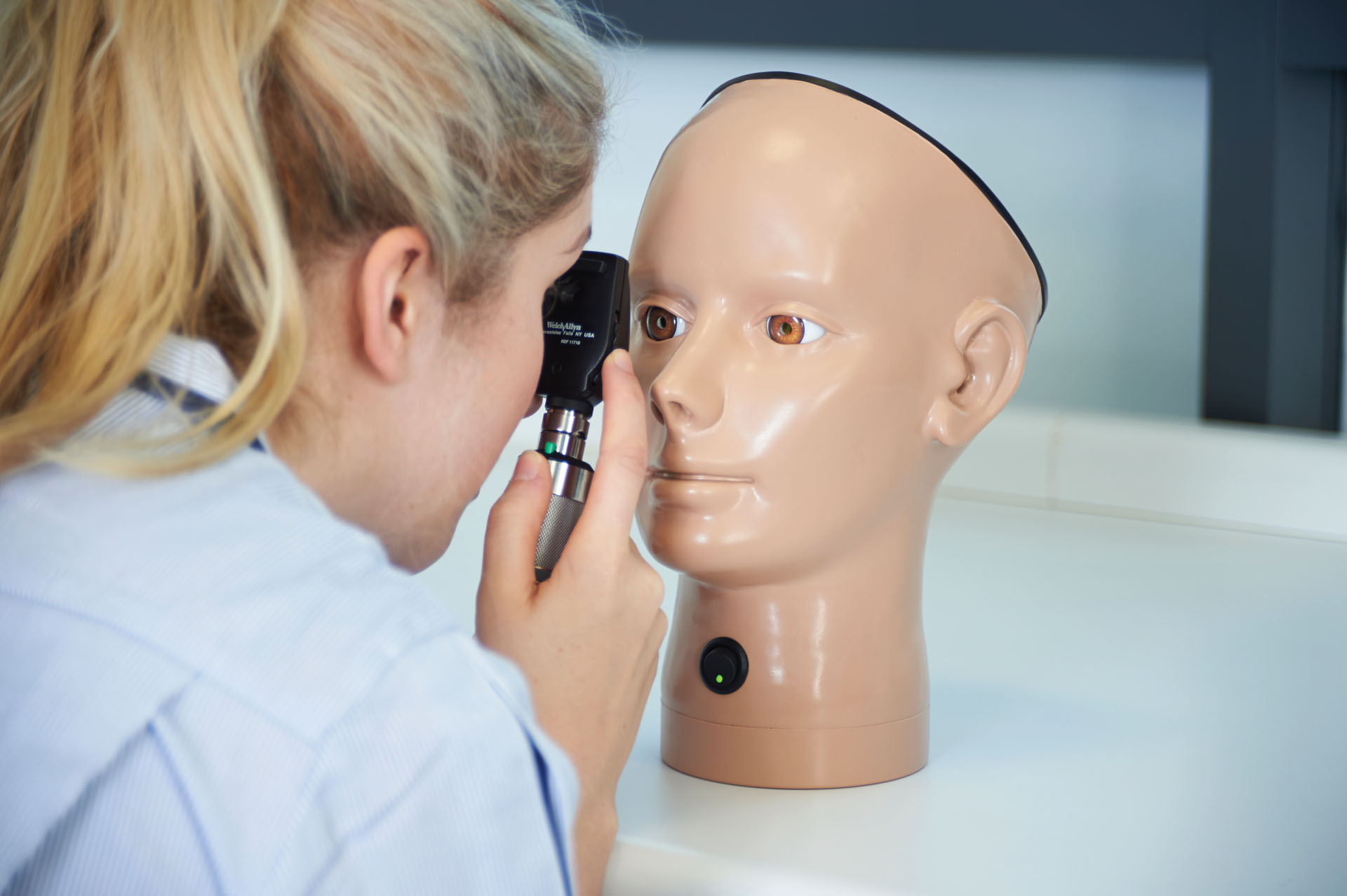 Digital Eye Examination/Retinopathy Trainer, Dark | Adam,Rouilly